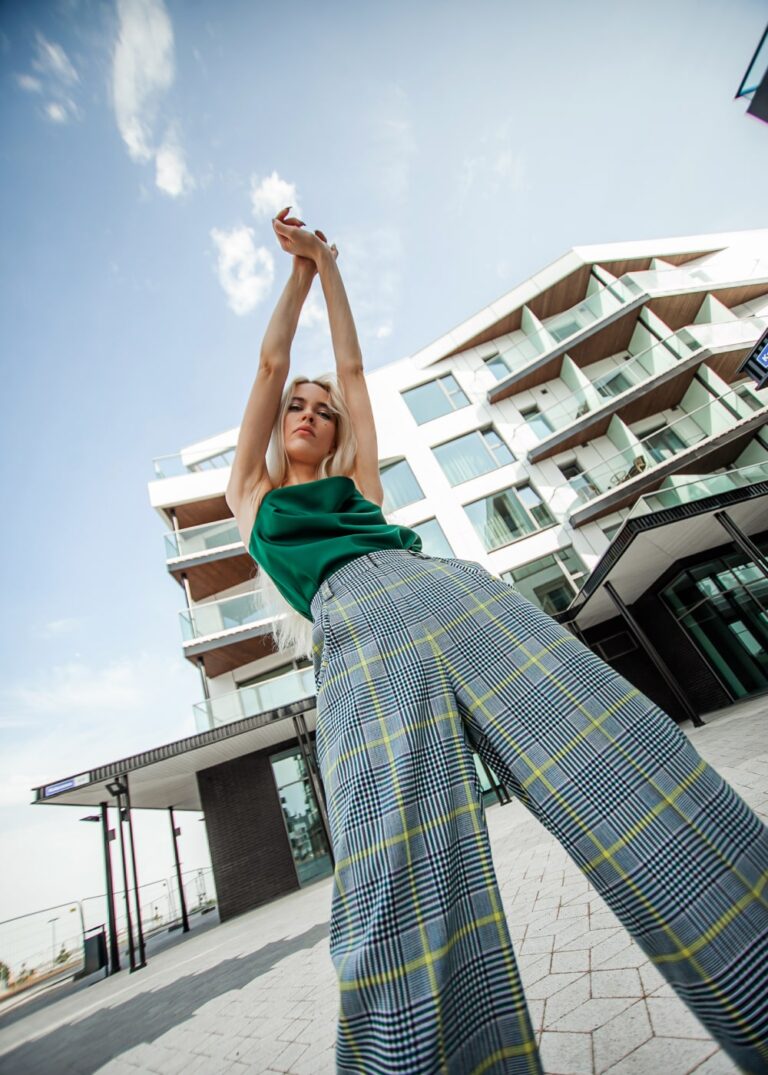 LeSaar Atelier - Unikaalsed Hooajalised Kollektsioonid | Stiil ja Kvaliteet